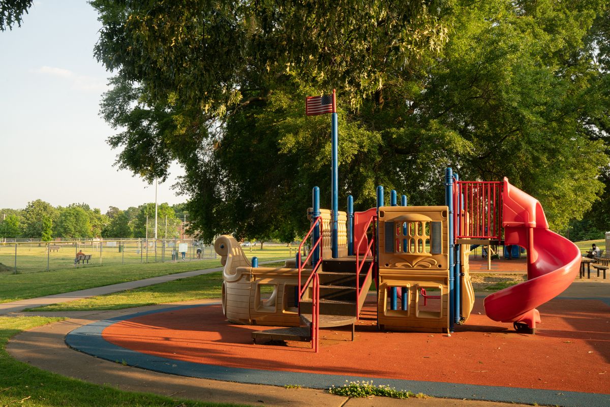 Explore the Sea Isle Park neighborhood in Memphis, Tennessee